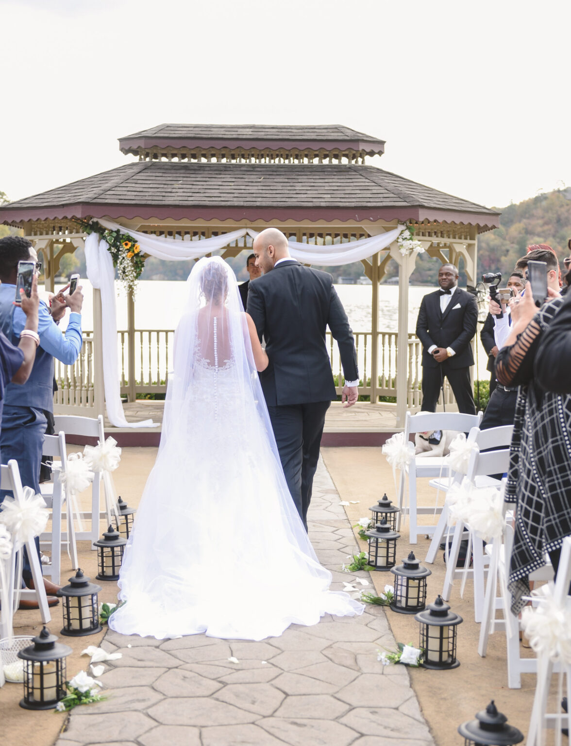 WEDDING DAY TIP: REASONS TO HAVE AN UNPLUGGED CEREMONY | Radiant Photography by Sydney Danielle